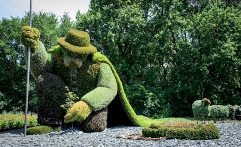 A Sambuco c'è "L'uomo che piantava gli alberi" - Prima Cuneo